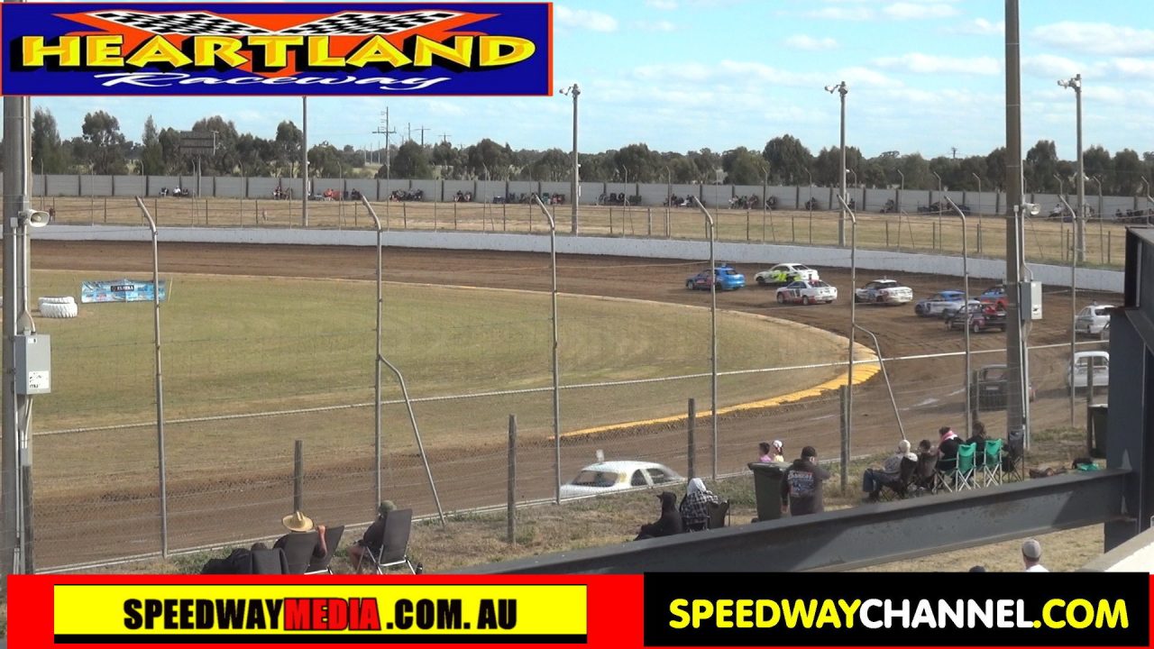 Junior Sedans at Heartland – SPEEDWAY MEDIA